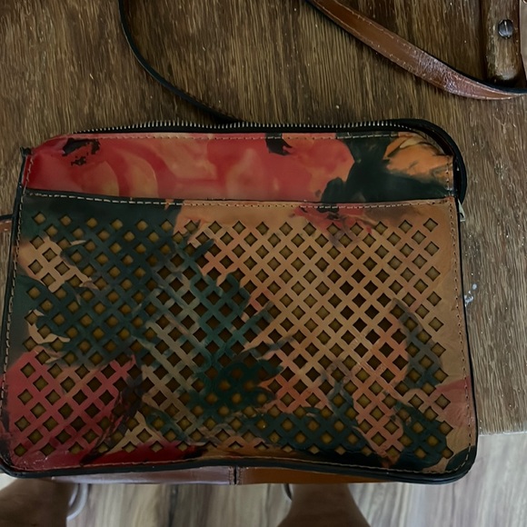 Patricia Nash | Bags | Patricia Nash Purse Pockets And Zipper Inside ...